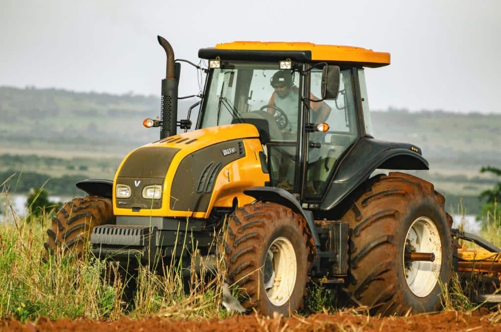 Tratores usados: saiba como melhorar sua produtividade no campo